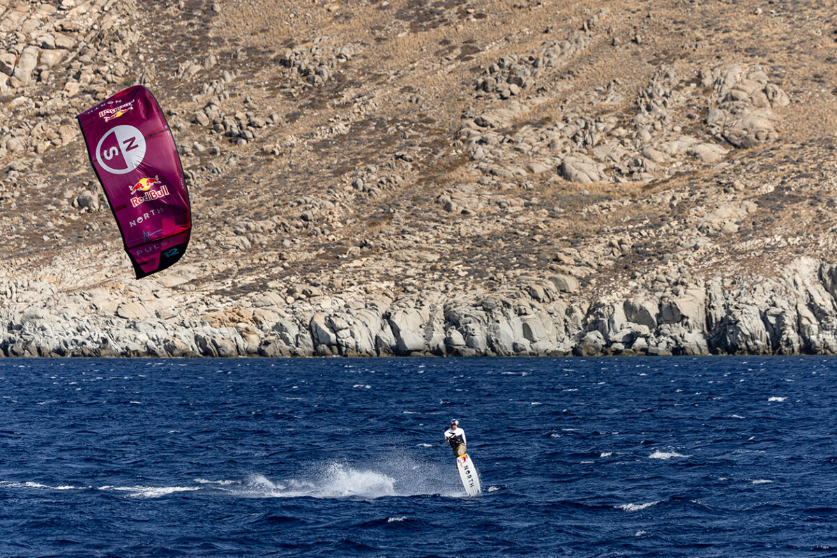 Tangled Lines: Tom Bridge - TheKiteMag